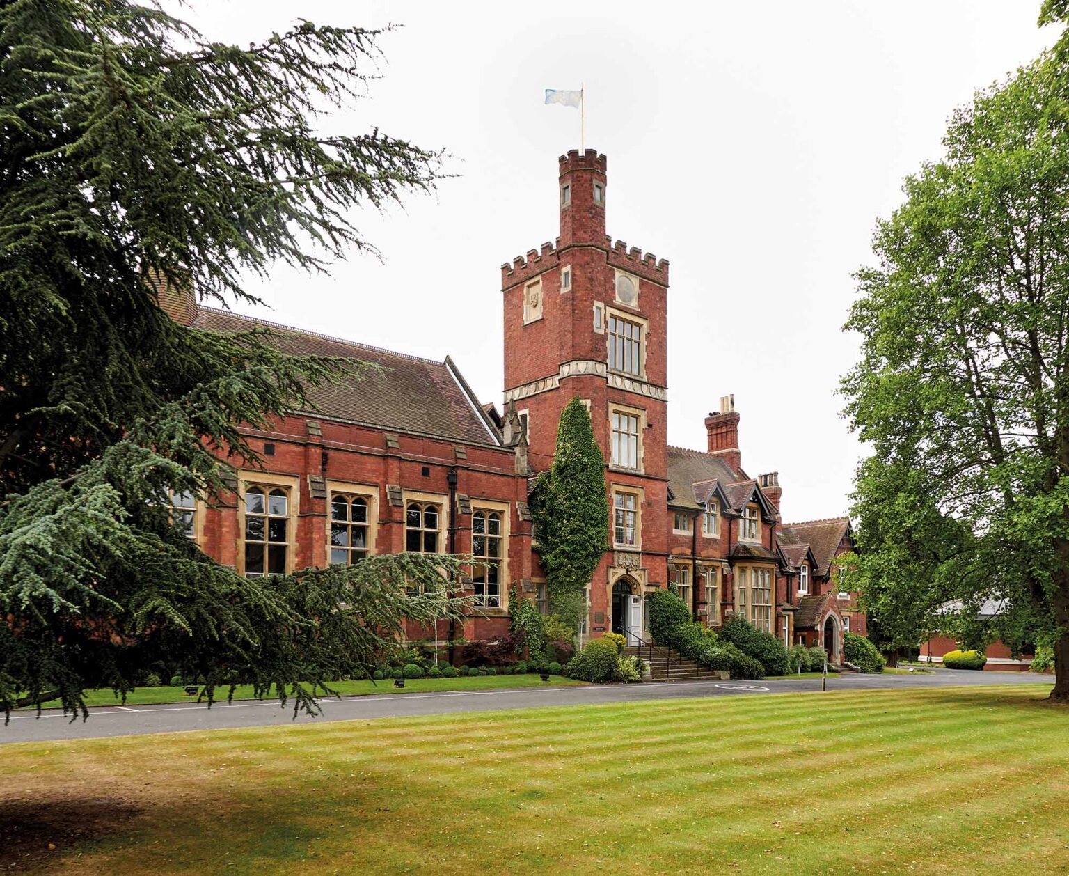 CBeebies Star Brings Dino-mite Fun to WGS! - Wolverhampton Grammar School